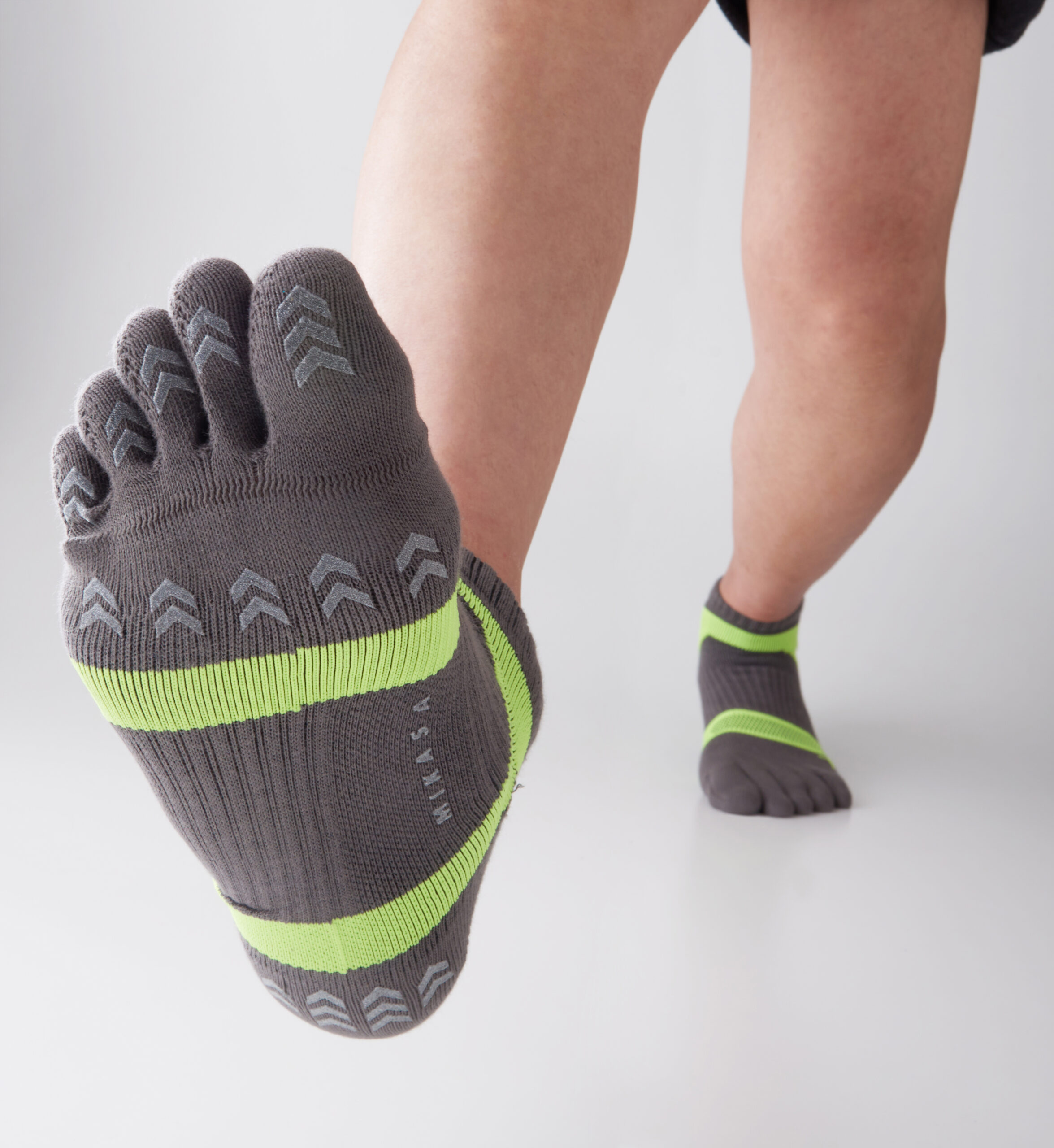 TOUGH RUNNER - MIKASA